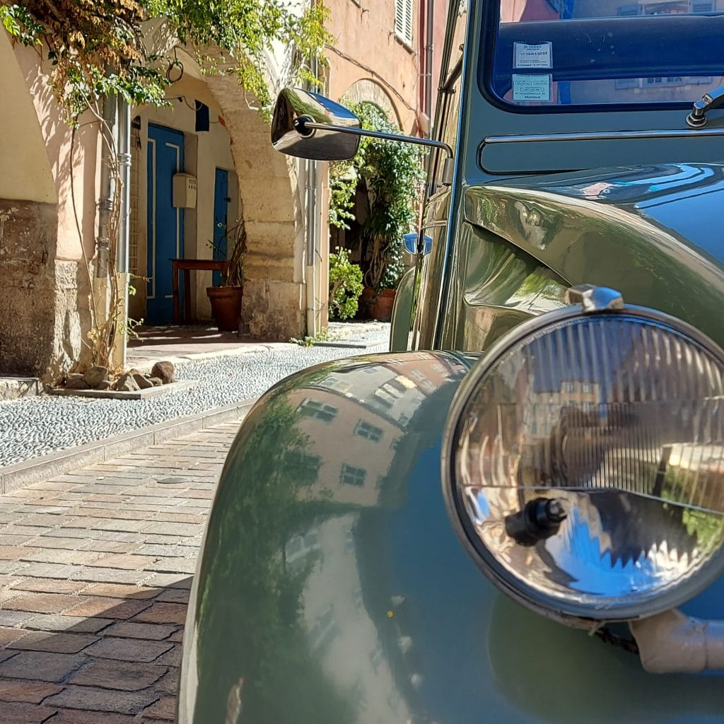 La Côte d’Azur en 2CV une balade entre Art & Patrimoine